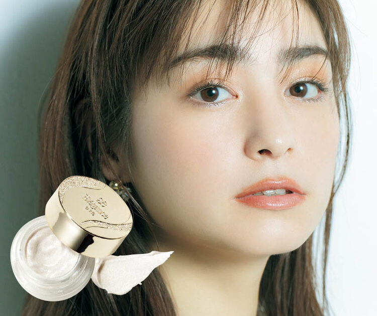 今年も大豊作すぎ！paku☆chanオススメ【シャイニーホワイト】のシングルアイカラー【ビューティニュース】｜美容メディアVOCE（ヴォーチェ）