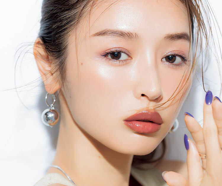 【paku☆chan】的・2019上半期トレンドメイクは【ツヤっぽさ】＆【ラメ感】【ビューティニュース】｜美容メディアVOCE（ヴォーチェ）