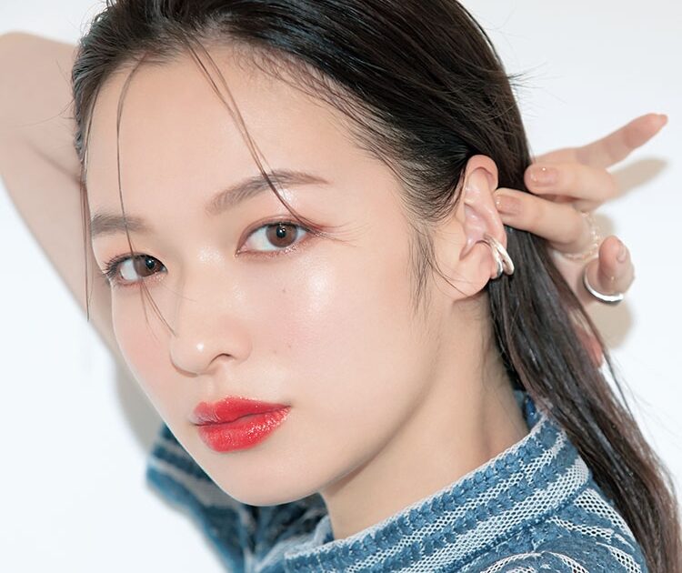 【paku☆chan】さんの【新感覚の赤】で彩度高めの顔に！｜シャネル、YSLほか。【ビューティニュース】｜美容メディアVOCE（ヴォーチェ）